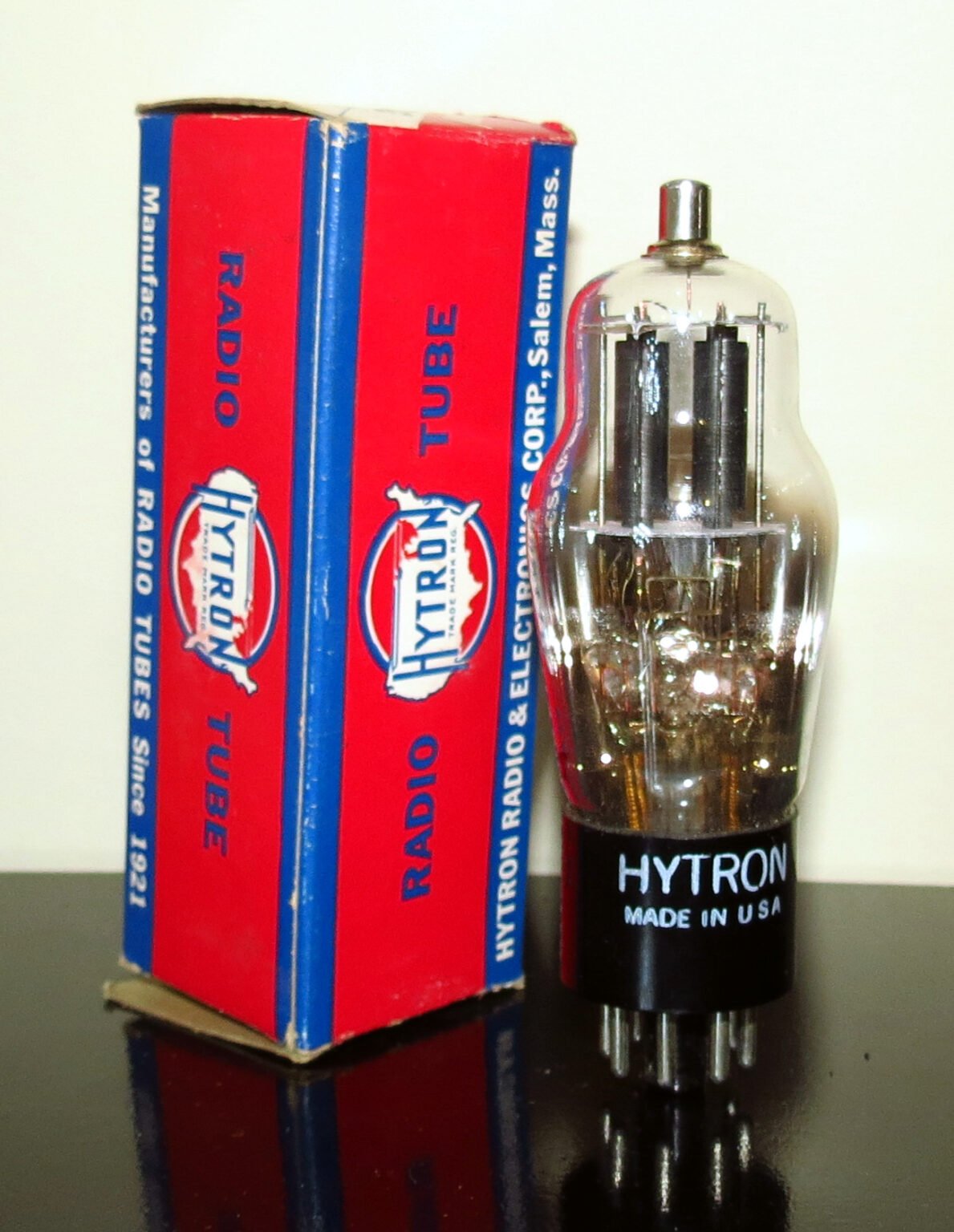 Hytron 6F8G Round Plates - Tube Maze